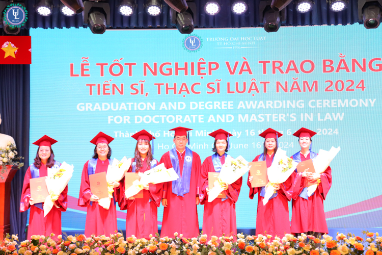 Trường Đại học Luật TP. HCM tổ chức Lễ tốt nghiệp và trao bằng tiến sĩ, thạc sĩ Luật năm 2024